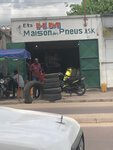Ets Hm (Brazzaville, Avenue des Trois Martyrs), jant ve lastikçiler  Brazzaville'den