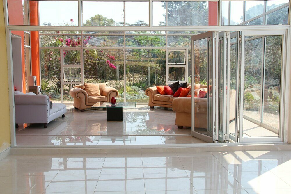 Otel Borrowdale Ground Floor with Poolview, Harare, foto