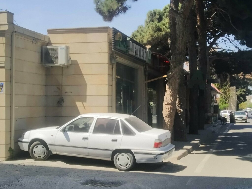 Eczaneler Buta farm, Bakü, foto