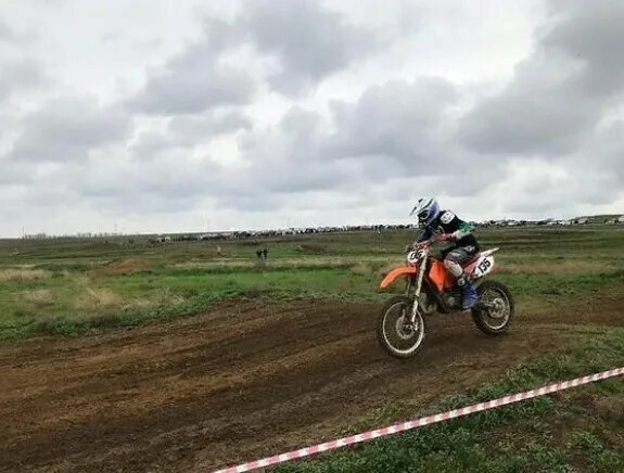 Motosiklet pisti Мотодром, Stavropolski krayı, foto