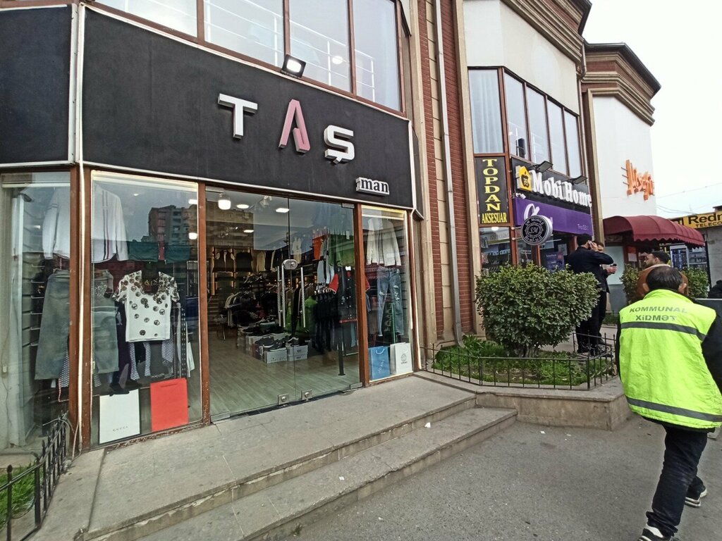 Giyim mağazası Taş Mall, Bakü, foto