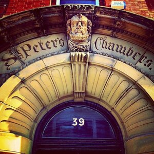 The Salford St Petersgate (England, Stockport, Saint Peter's Square), otel  Stockport'tan