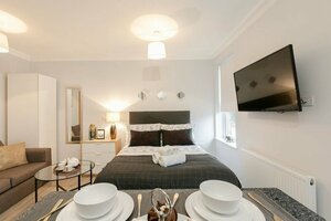 11 Helena House Business Apartment (England, Elizabeth Line, Reading), otel  Reading'den