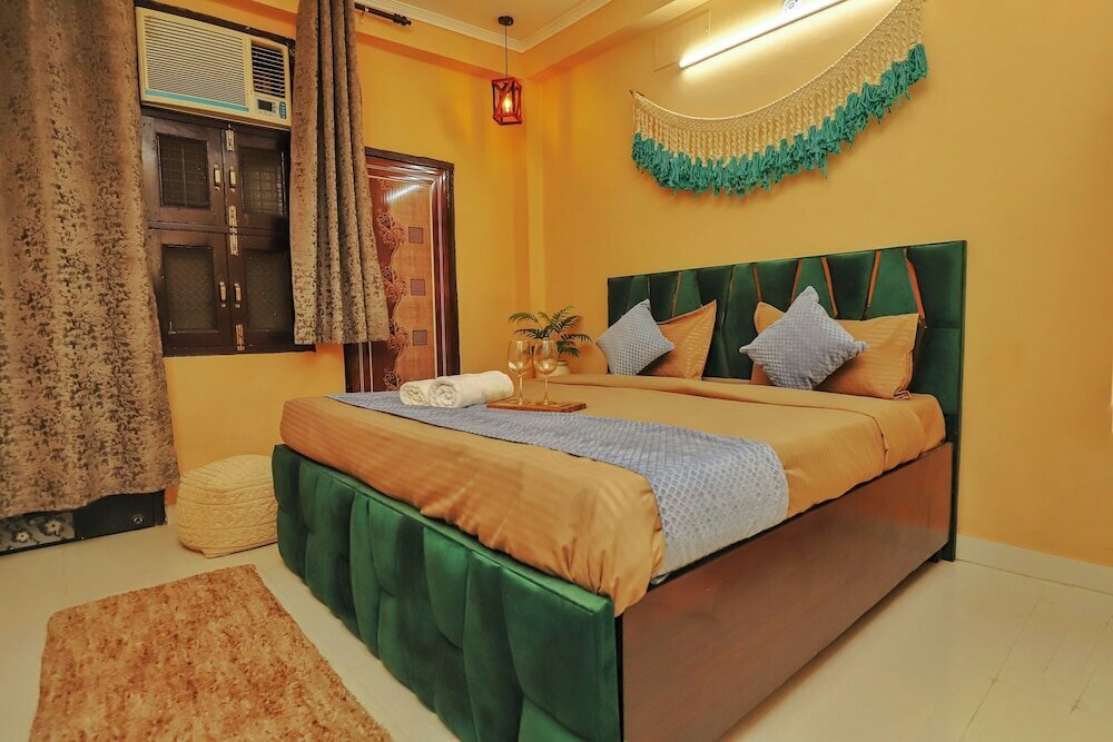 Otel Roomshala 035 Premium Inn Noida Sec 15, Noida, foto