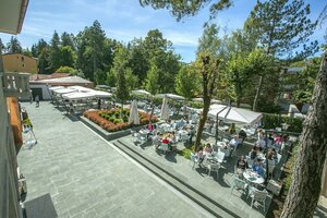 Hotel Gradska Cetinje (Priyestonitsa Tsetine, Cetinje, Dvorski TRG, 5), otel  Çetine'den