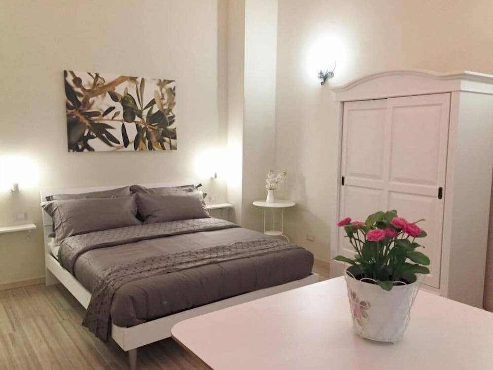 Otel Da Polly a Piazza Amedeo, Napoli, foto