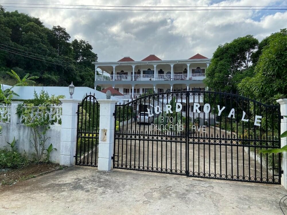 Otel Lord Royale, Trelawny, foto