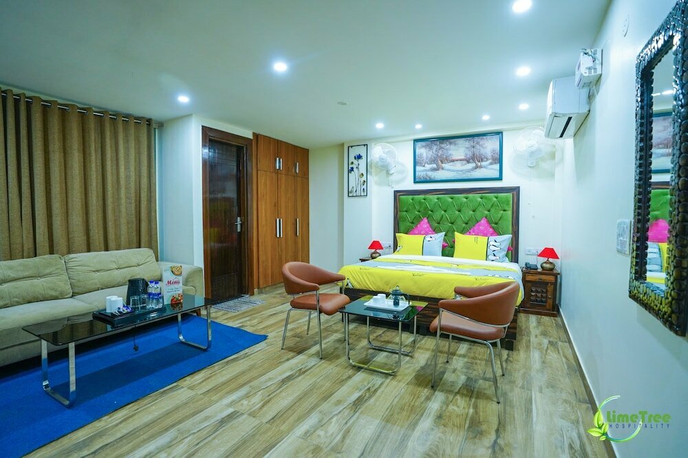 Otel Lime Tree Hotel Near 32nd Milestone, , foto