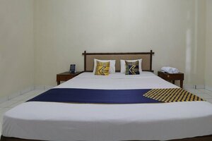 Spot On 2426 Hotel Aget Jaya II (Bali, Gianyar Regency, Jl. Dewi Sri), otel  Denpasar'dan