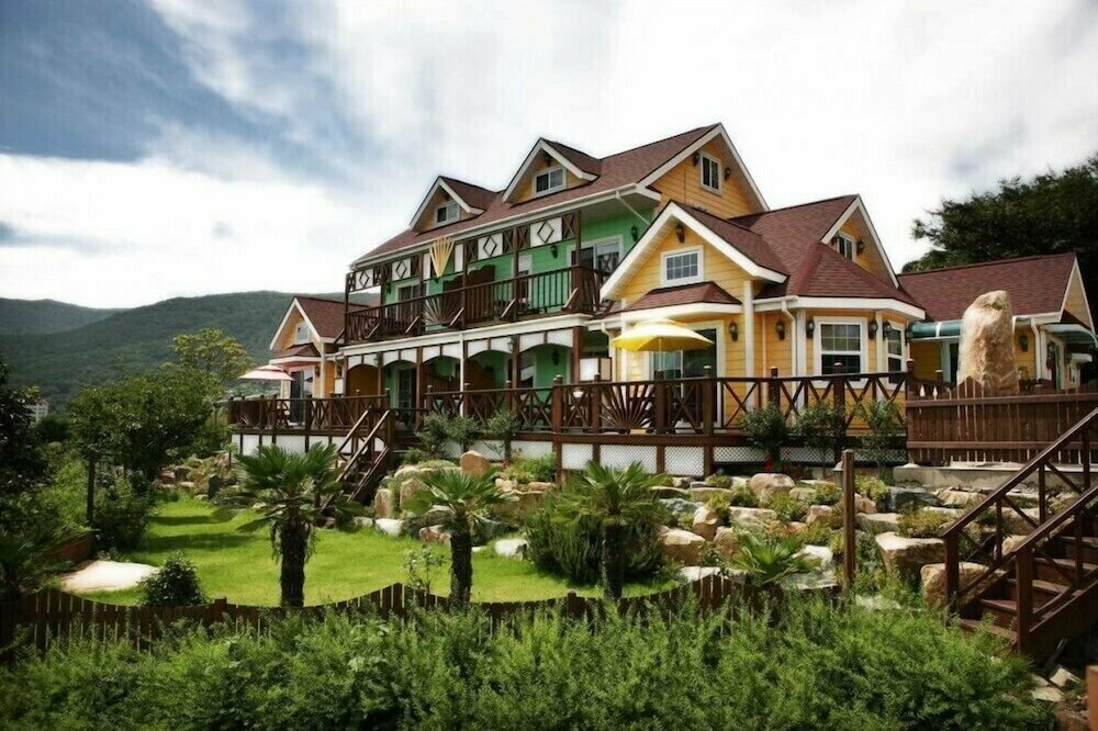 Otel Aroma Tree Pension, Güney Gyeongsang İli, foto