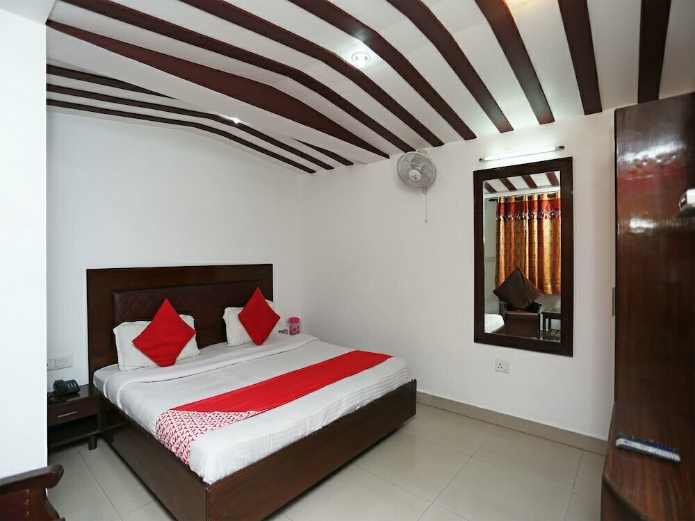 Otel Oyo 18568 Ratan Hotel, Uttarakhand, foto