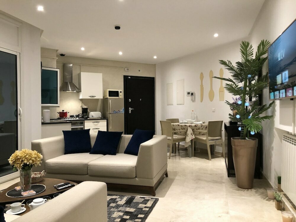 Otel Business Apartment with View & Hot Tub, Dünya, foto