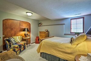 Charming Hideaway w Patio: 3 Mi to Kansas State! (Kansas, Riley County, Manhattan Municipal), otel  Kansas Eyaleti'nden