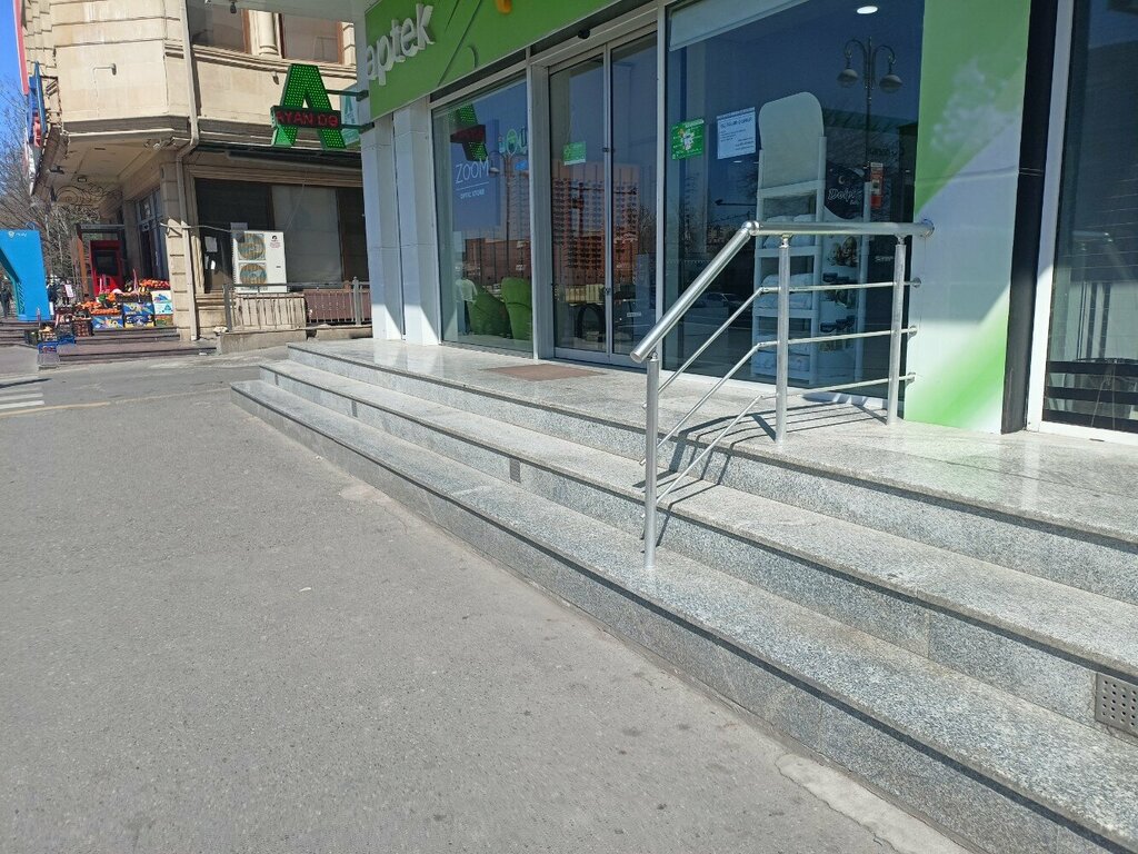 Eczaneler Kanon, Bakü, foto