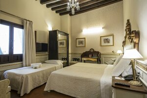 Hotel Casa 1800 Granada (C/ Benalúa 11), otel  Granada'dan