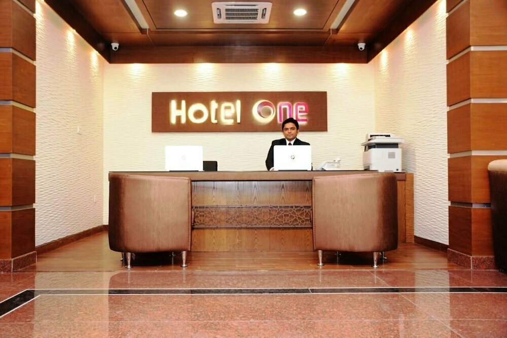 Otel Hotel One Lalazar Multan, Multan, foto