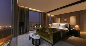 Roseate House (New Delhi Plot No. 10, GMR Hospitality District), otel  Delhi'den