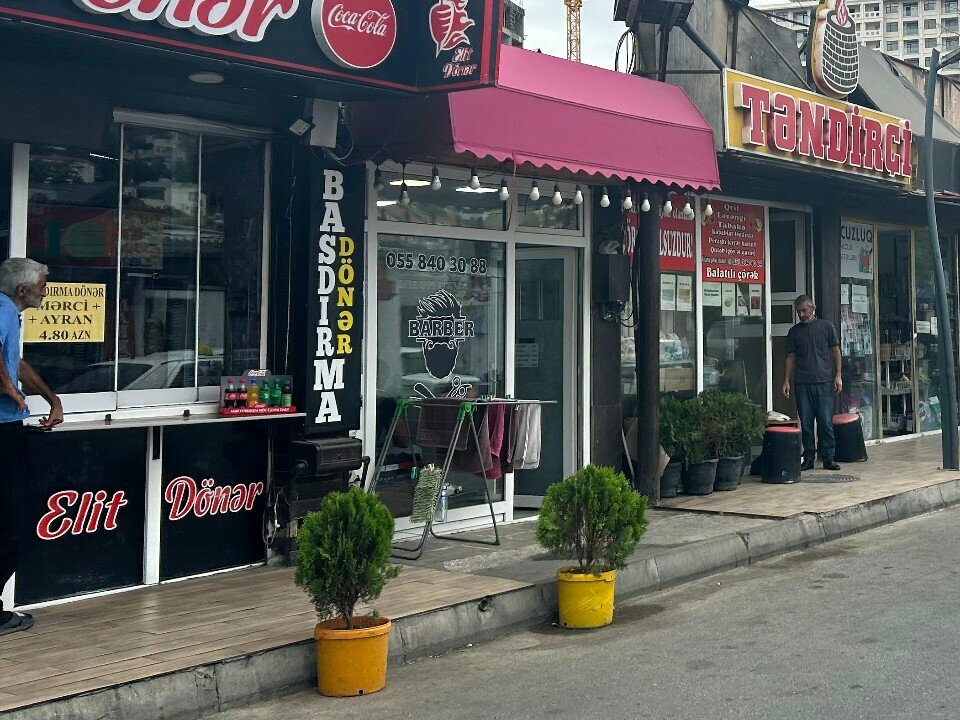Berberler Barber, Bakü, foto