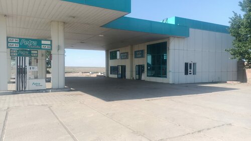 Benzin istasyonu Petro Kenshim, Karağandı eyaleti, foto