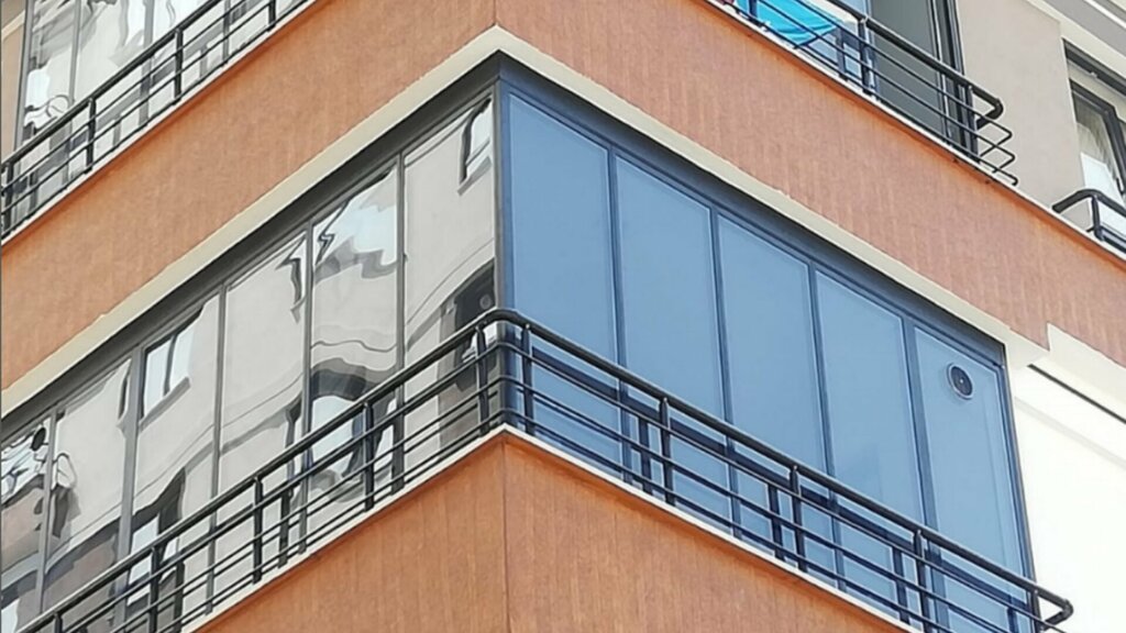 Cam ve cam ürün üreticisi Arplus Yapı Market, Ortahisar, foto