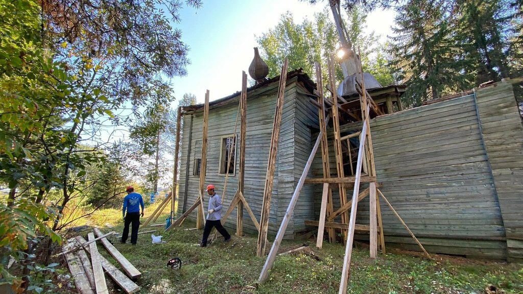 Şapel, haç anıtı Часовня Николая Чудотворца, Komi, foto