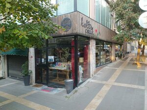 Kitap Kafe (Selimiye Mah., Selimiye Kışla Cad., No:14A, Üsküdar, İstanbul), kafe  İstanbul'dan