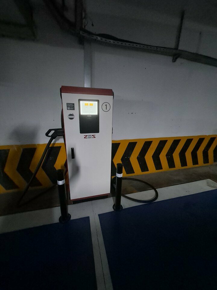 Elektrikli oto şarj istasyonları Zes Elektrikli Şarj İstasyonu, İstanbul, foto