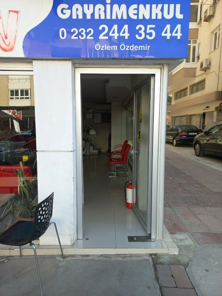 Emlak ofisi Yönev Gayrimenkul, İzmir, foto