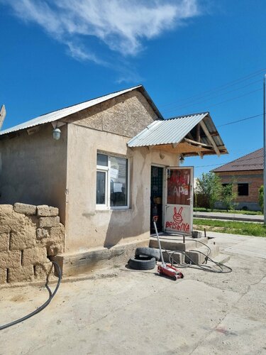 Oto lastik tamiri Tire repair shop, Türkistan, foto