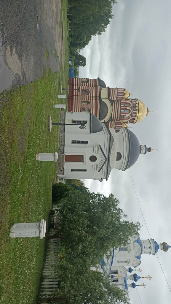 Şapel, haç anıtı Chapel of the Holy Blessed Grand Prince Alexander Nevsky, Orel, foto