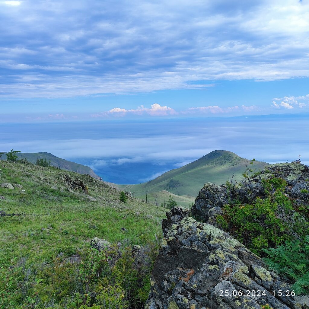 Dağ zirvesi Гора Саган-Хада, İrkutskaya oblastı, foto