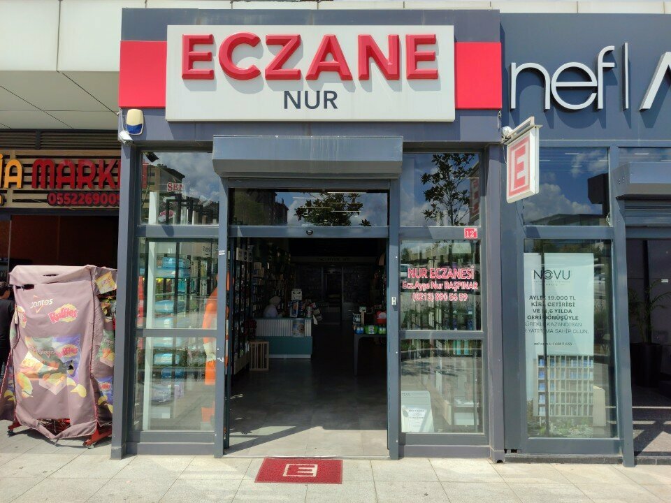 Eczaneler Nur Eczanesi, İstanbul, foto