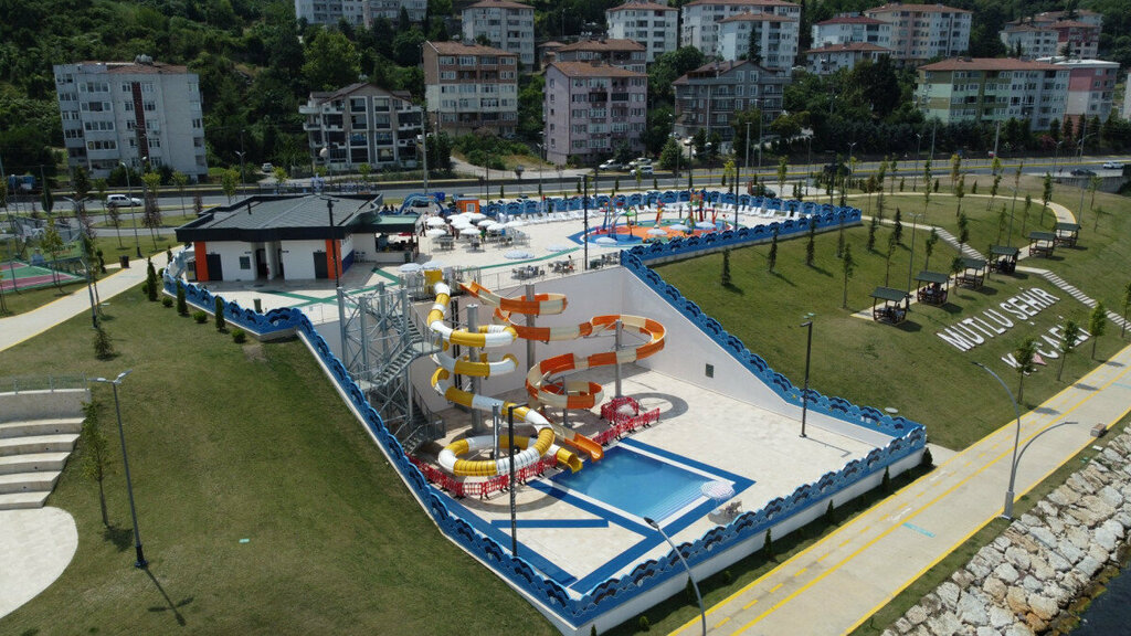 Su parkı Kocaeli Büyükşehir Belediyesi Aquapark, Gölcük, foto