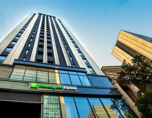 Holiday Inn Express Osaka City Centre - Midosuji (No:2-Chome-11-21, Osaka, Chuo Ward), otel  Osaka'dan