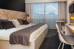 Be Hotel (Saint Julians), otel  St. Julians'tan
