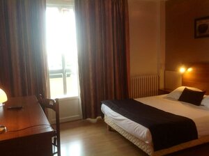 Brit Hotel le Magdalena (Rue Paul Eluard No:1, Nevers), otel  Nevers'den