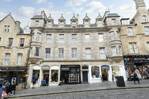 Iconic Cockburn Street 4 Bedroom Apartment: Heart of Old Town (Scotland, Edinburgh, Cockburn Street), otel  Edinburgh'tan