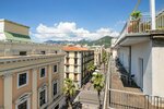 Residenza Eleonora (Campania, Salerno, Corso Vittorio Emanuele, 140), otel  Salerno'dan