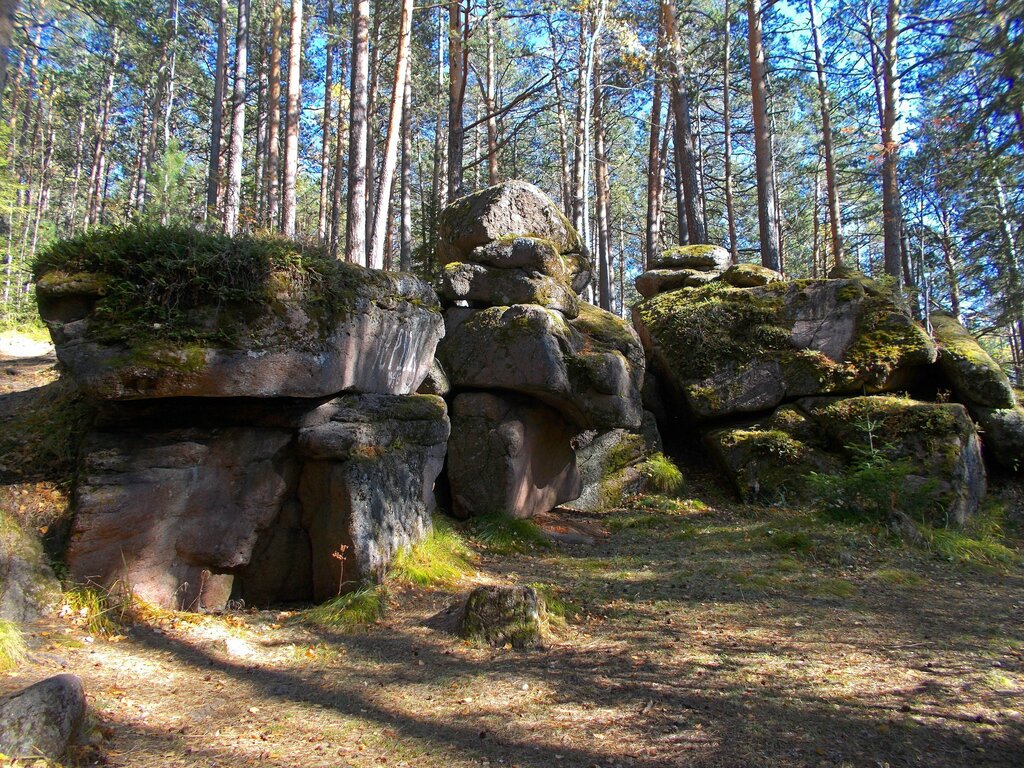Dağ zirvesi Скала Ферма, Krasnoyarski krayı, foto