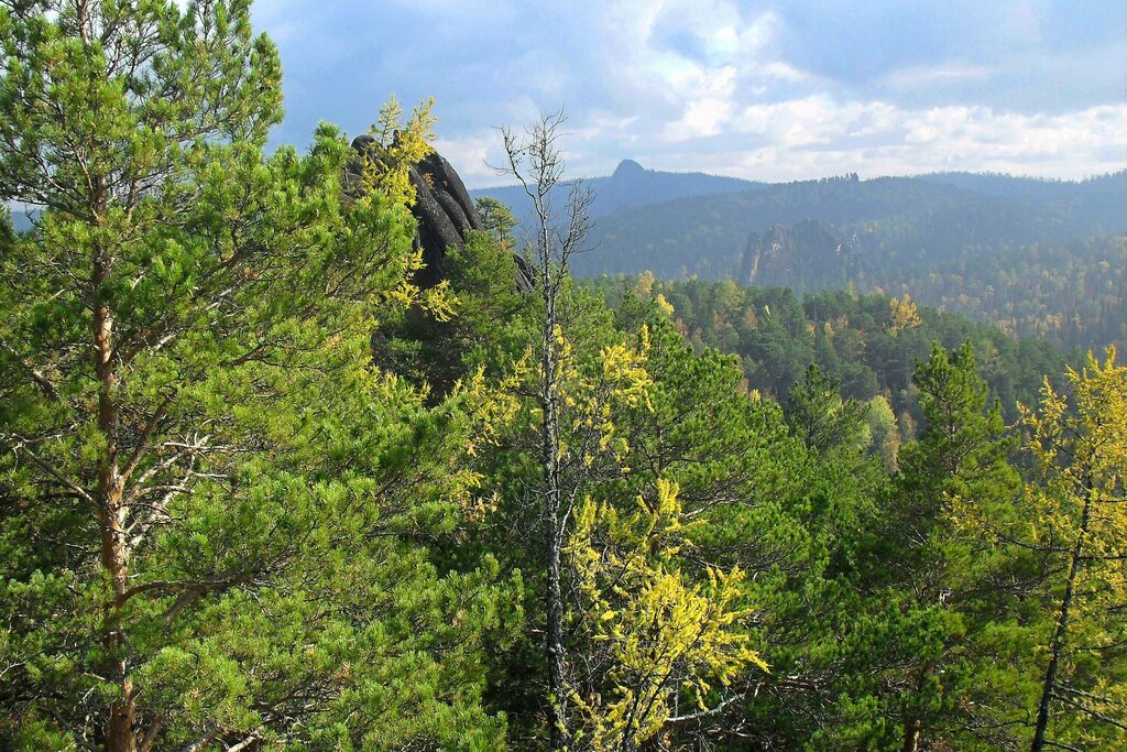 Dağ zirvesi Каин и Авель, Krasnoyarski krayı, foto