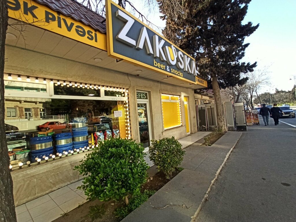 Bira dükkanı Zakuska, Bakü, foto
