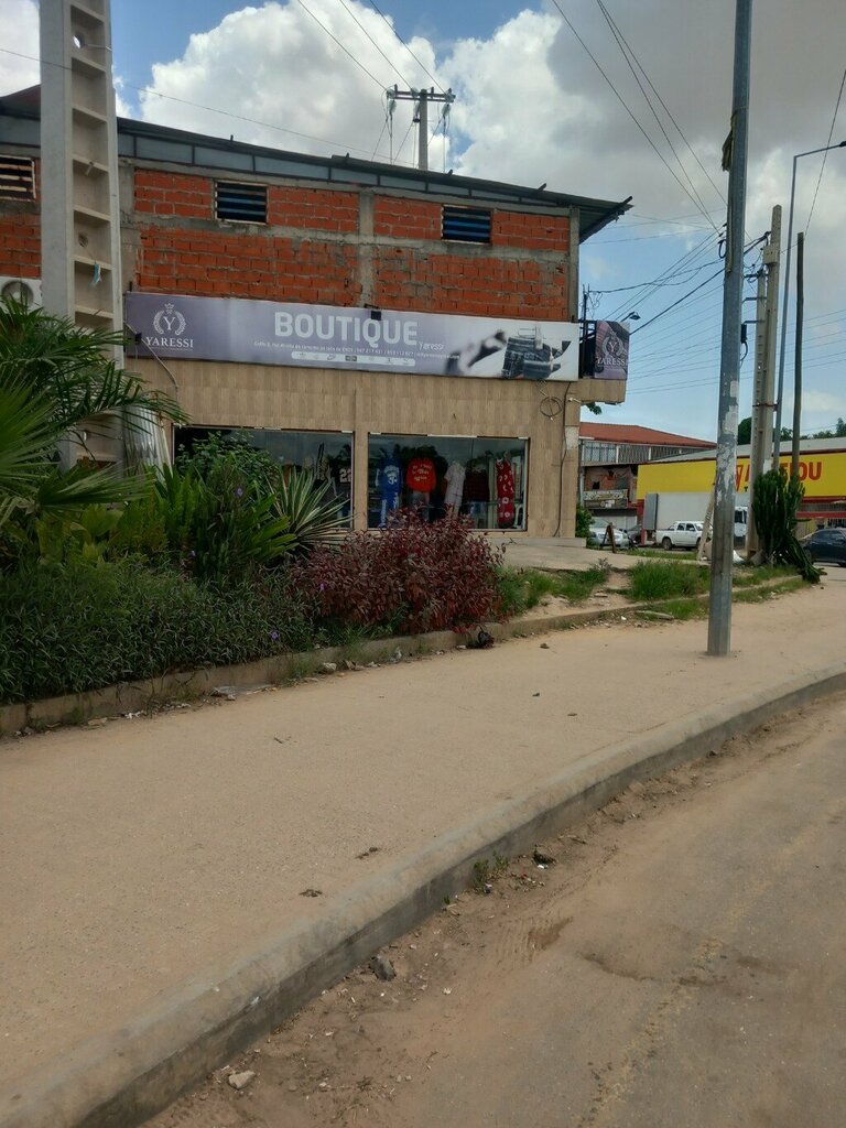 Giyim mağazası Boutique Yaressi, Loanda, foto