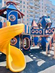 Playground (Saint Petersburg, Kalininskiy District, munitsipalny okrug Piskaryovka), oyun alanı  Saint‑Petersburg'dan