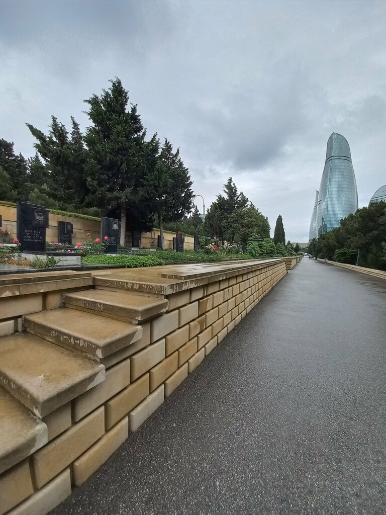 Turistik yerler Şehitler Hiyavanı, Bakü, foto