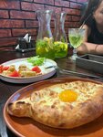 Грузинский дворик (Molodyozhnaya ulitsa No:2/4, posyolok Vardane), kafe  Soçi'den
