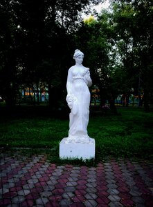 Мельпомена Медведковская (Moscow, Severo-Vostochniy Administrative Okrug, Severnoye Medvedkovo District), park, sokak heykeli  Moskova'dan
