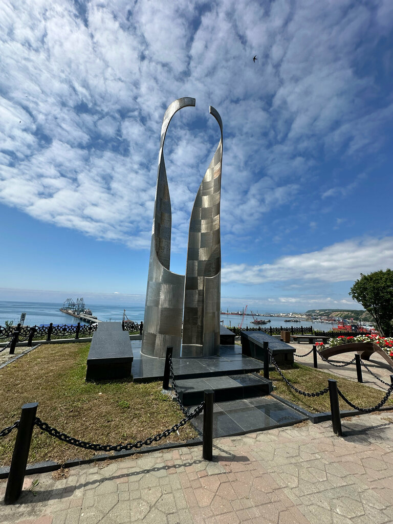 Anıt, heykel Корейцам, пострадавшим от репрессий, Korsakov, foto