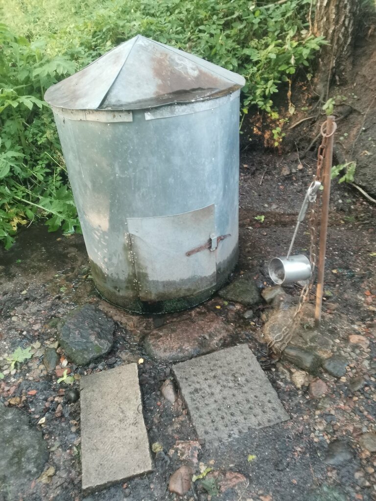 Pınar, çay Spring, stream, Grodnenskaya oblastı, foto