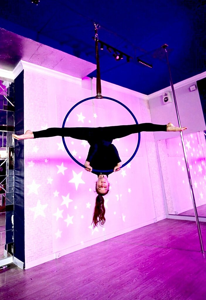Spor kulüpleri Center for pole sports, aerial gymnastics and acrobatics, Kazan, foto