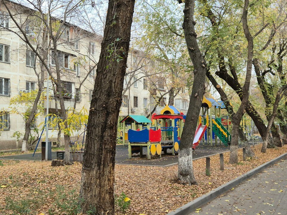 Oyun alanı Playground, Almatı, foto